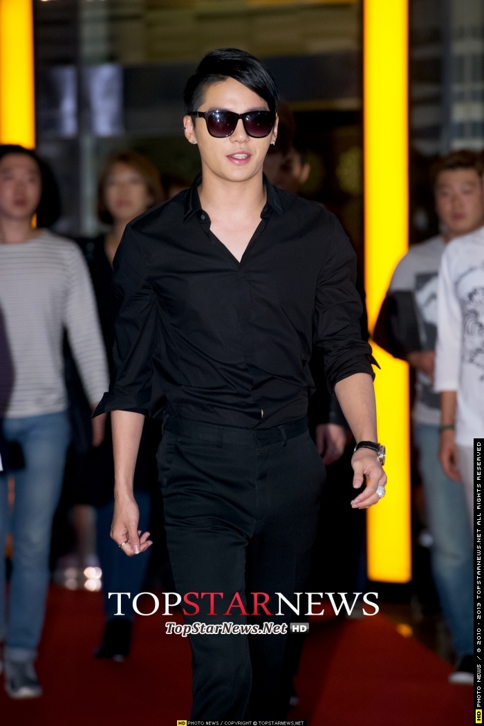 [HD] JYJ,’s Kim Jun Su, ‘Like a pictorial’… VIP premiere for the movie ‘Wish’ [KMOVIE PHOTO ...