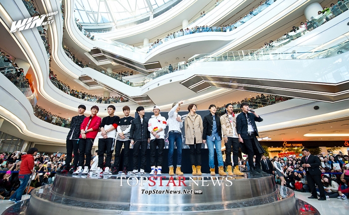 WIN, 11หนุ่มจัดกิจกรรม High Touch ครั้งแรกพร้อมแฟนคลับเข้าร่วมกว่า3,000คน - Sujinda 기자 - 톱스타뉴스