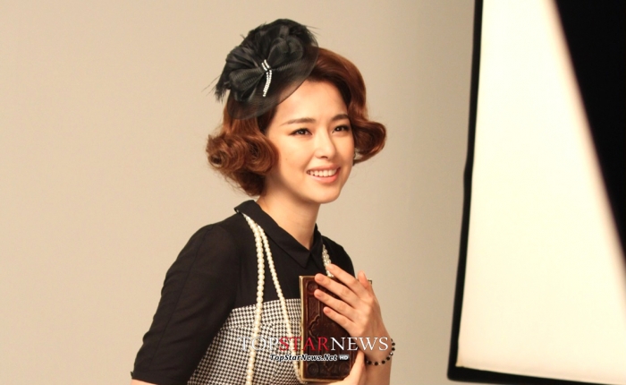 이하늬(Lee Honey), ‘아가씨와 건달들’ 포스터 촬영 비하인드 공개 - 장재연 기자 - 톱스타뉴스