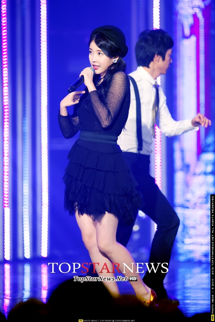 [HD] 아이유(IU), ‘상큼한 발걸음’ …MBC뮤직 ‘쇼 챔피언’ 방송 현장 [KPOP PHOTO] - 최규석 기자 - 톱스타뉴스