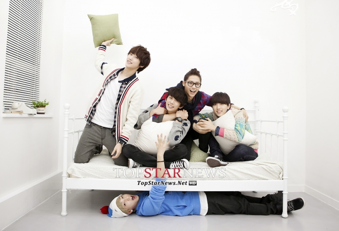 비원에이포(B1A4), “빙그레(바로)” 위해 응답하라 1994 OST 지원 사격 - 김명수 기자 - 톱스타뉴스