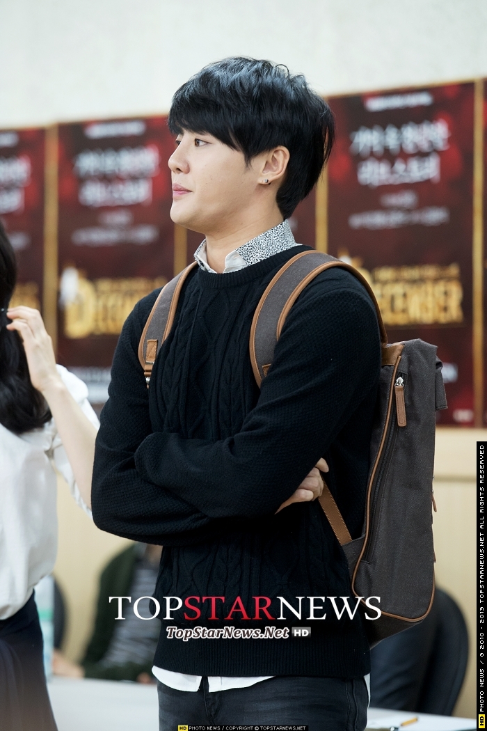 [HD포토] 제이와이제이(JYJ) 김준수, ‘진지한 눈빛’ (연습실공개) - 김현우 기자 - 톱스타뉴스