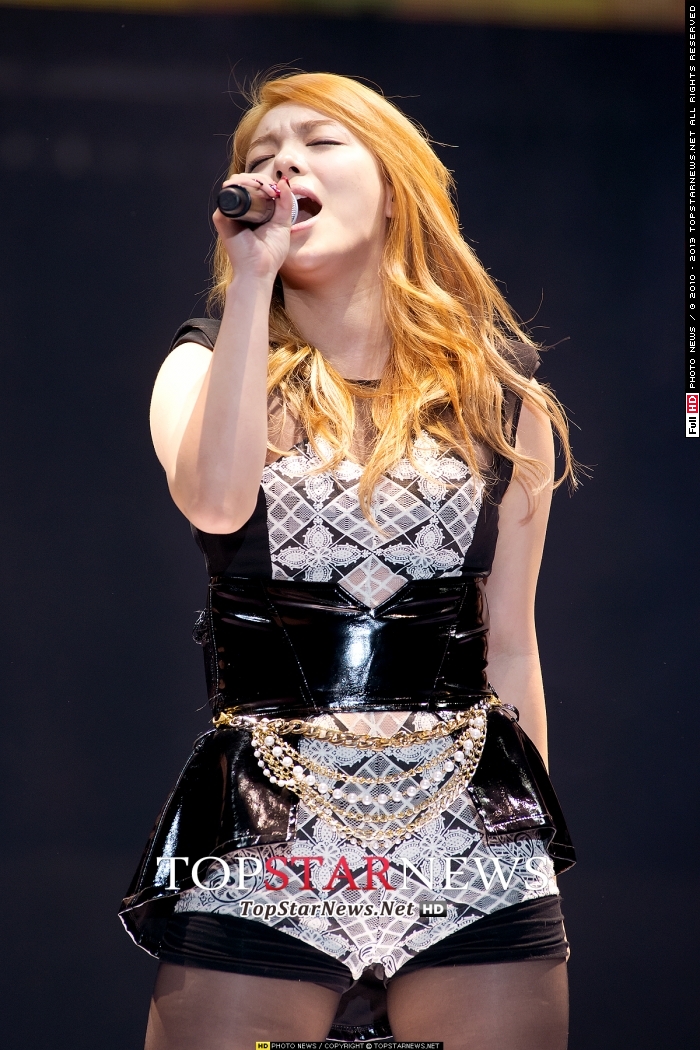 [HD] Ailee, สาว Ailee ขึ้นโชว์พลังเสียงในงาน 'Dungeon & Fighter Festival' - Sujinda 기자 - 톱스타뉴스