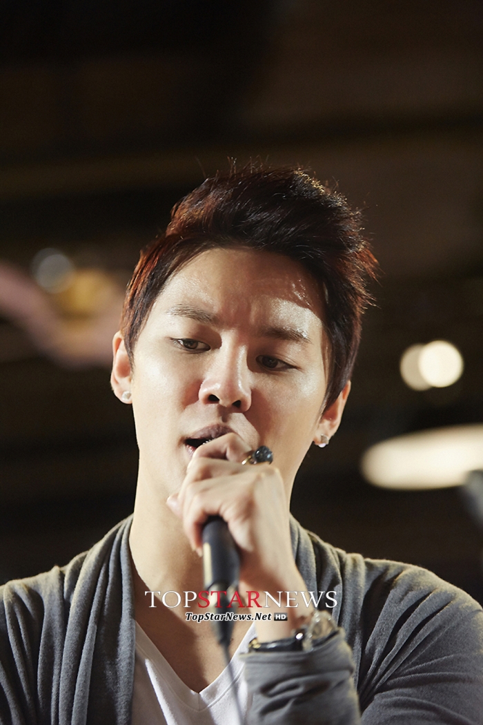 [HD] JYJ 김준수, 35인조 오케스트라와 연습 현장 공개 - 김명수 기자 - 톱스타뉴스