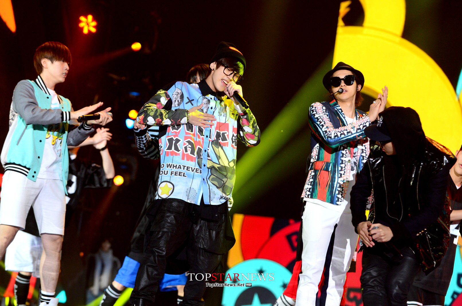 [HD] '2013 SBS 가요대전' B1A4, 발랄한 '퍼포먼스' 뽐내 - 장재연 기자 - 톱스타뉴스