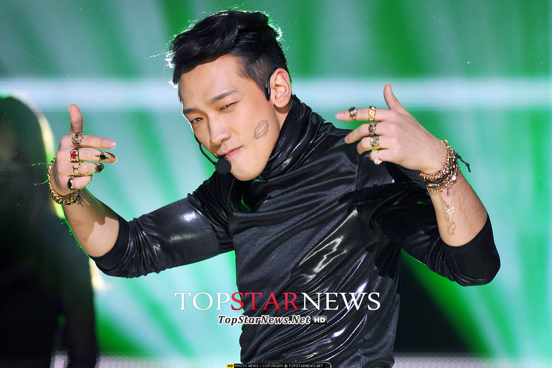[HD] Rain, Rain คัมแบ็ค ‘LASONG’ พร้อมเรียกเสียงกรี๊ดบนเวที MTV 'The ...