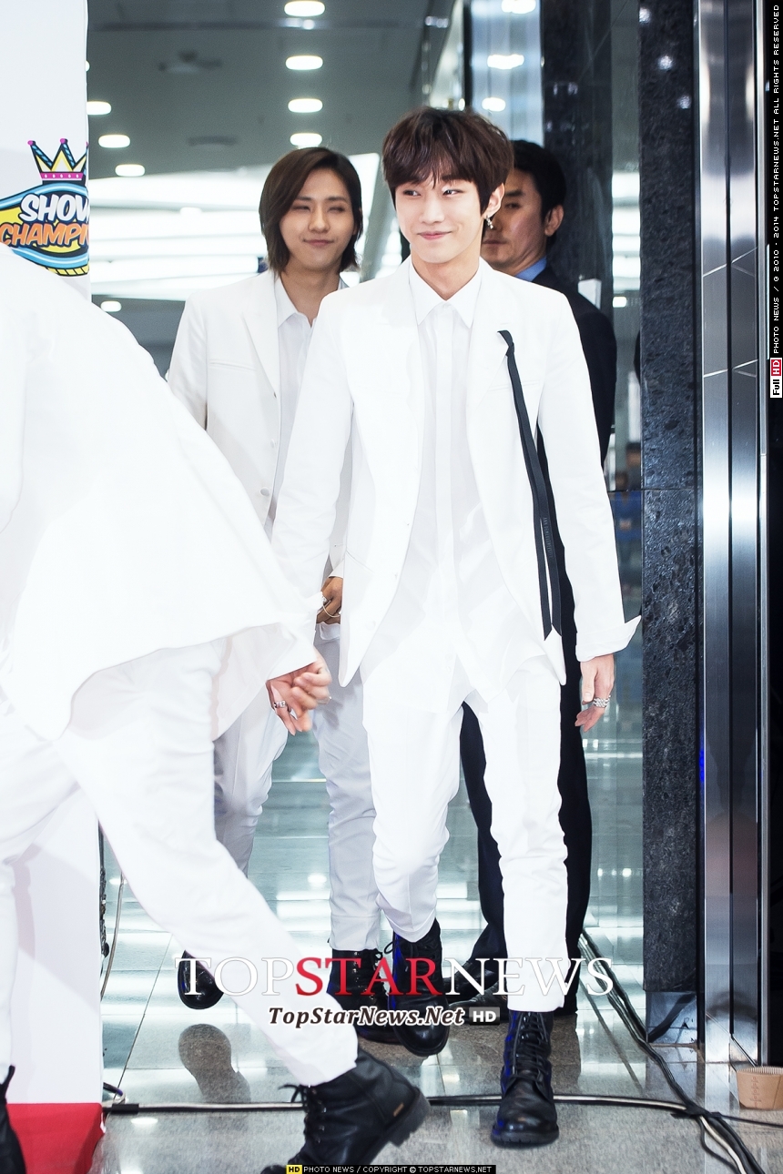 [HD포토] B1A4(비원에이포) 진영, '시크한 미소'와 함께 (쇼 챔피언 100회 특집) - 이선명 기자 - 톱스타뉴스