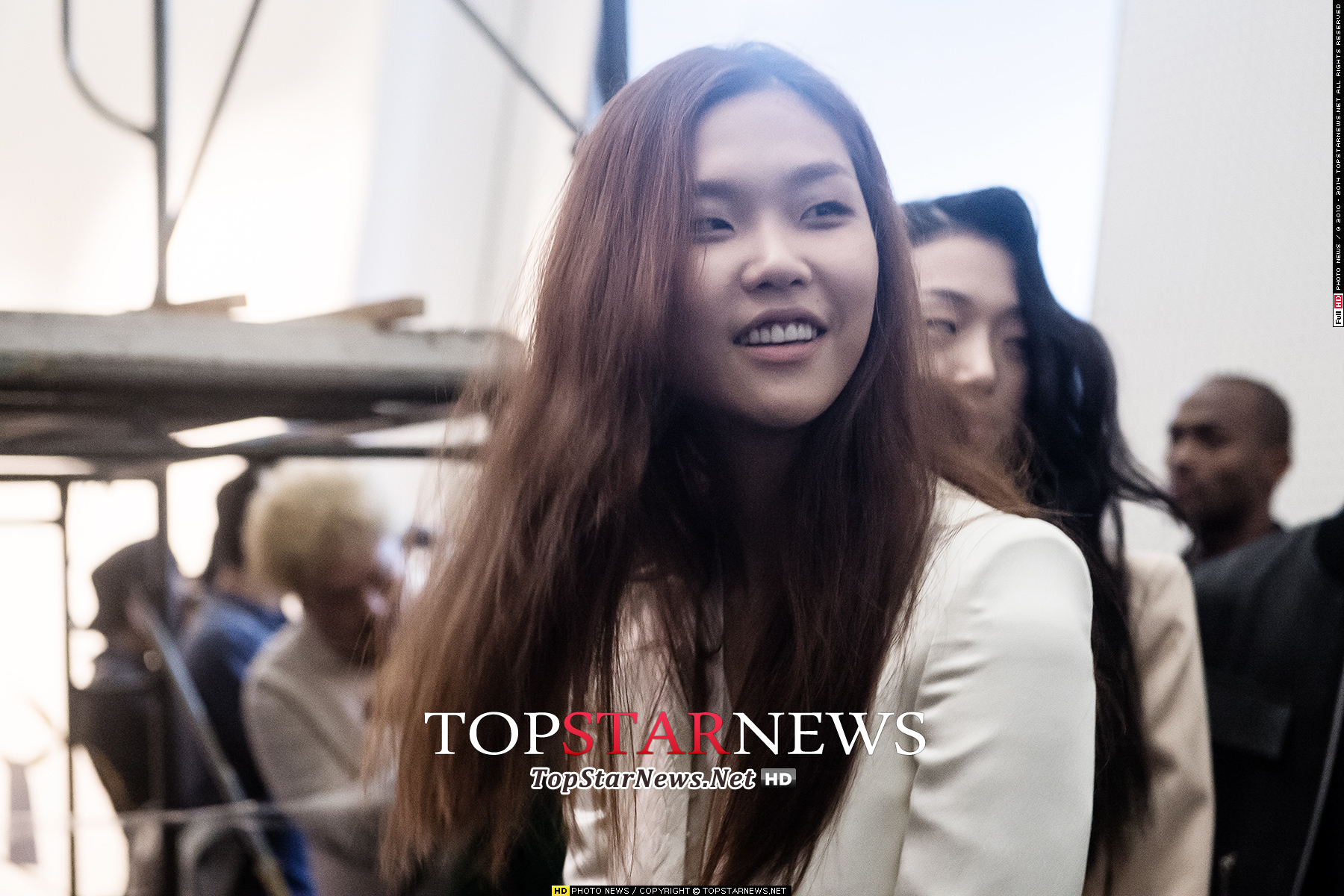 [UHD포토] 백스테이지의 찰나, 그 완벽한 순간 (2014 F/W 서울패션위크 현장스케치) (3) - 이선명 기자 - 톱스타뉴스