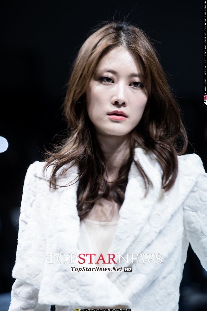 [HD포토] 백스테이지의 찰나, 그 완벽한 순간 (2014 F/W 서울패션위크 현장스케치) (6) - 이선명 기자 - 톱스타뉴스