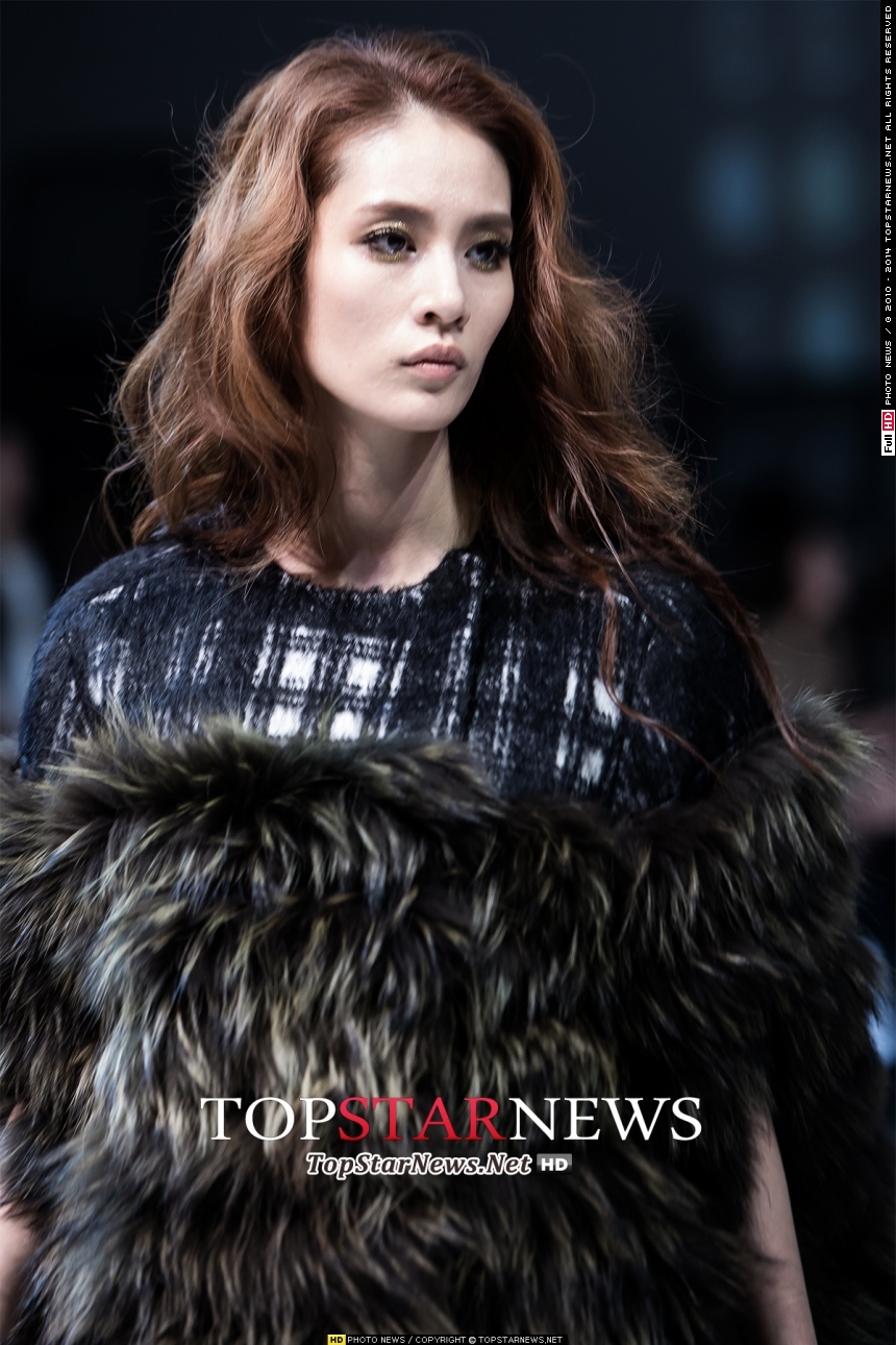 [HD포토] 백스테이지의 찰나, 그 완벽한 순간 (2014 F/W 서울패션위크 현장스케치) (6) - 이선명 기자 - 톱스타뉴스