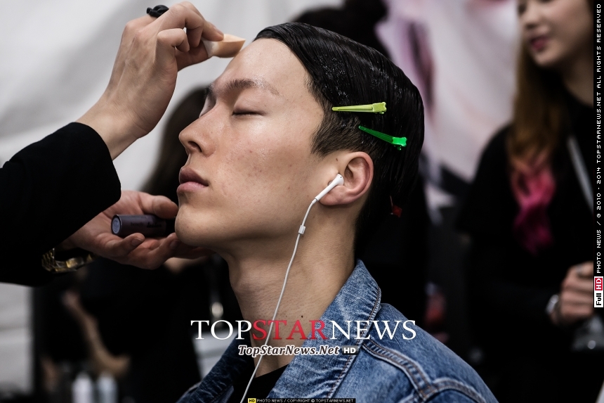 [UHD포토] 백스테이지의 찰나, 그 완벽한 순간 (2014 F/W 서울패션위크 현장스케치) (11) - 이선명 기자 - 톱스타뉴스