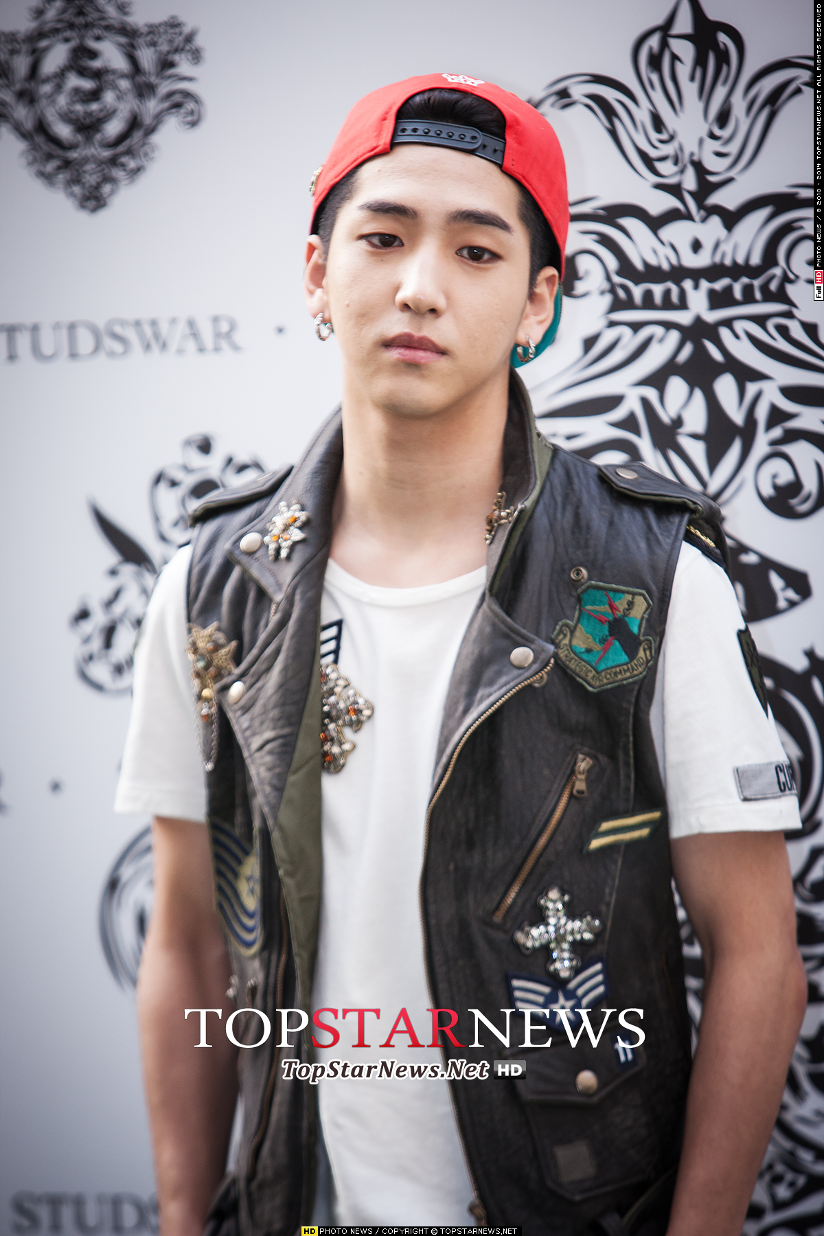 [HD포토] B1A4 바로, '멍해도 멋진 외모' ('스터즈워(STUDSWAR)' 런칭 행사) - 이선명 기자 - 톱스타뉴스