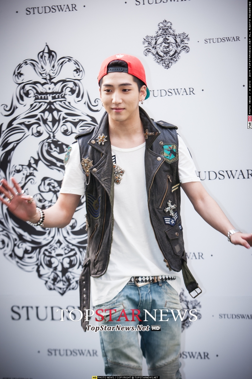 [HD포토] B1A4 바로, '장난기 가득한 퇴장' ('스터즈워(STUDSWAR)' 런칭 행사) - 이선명 기자 - 톱스타뉴스