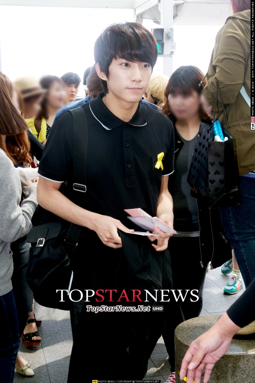 [HD포토] B1A4 공찬, ‘풋풋한 외모’ (인천공항) - 김현우 기자 - 톱스타뉴스