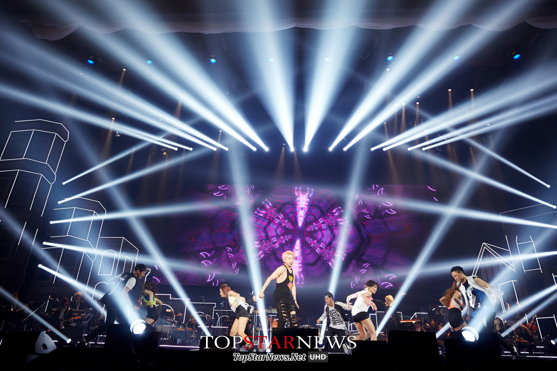 [HD] JYJ 김준수, 일본 고품격 라이브 무대 선보여 - 김명수 기자 - 톱스타뉴스