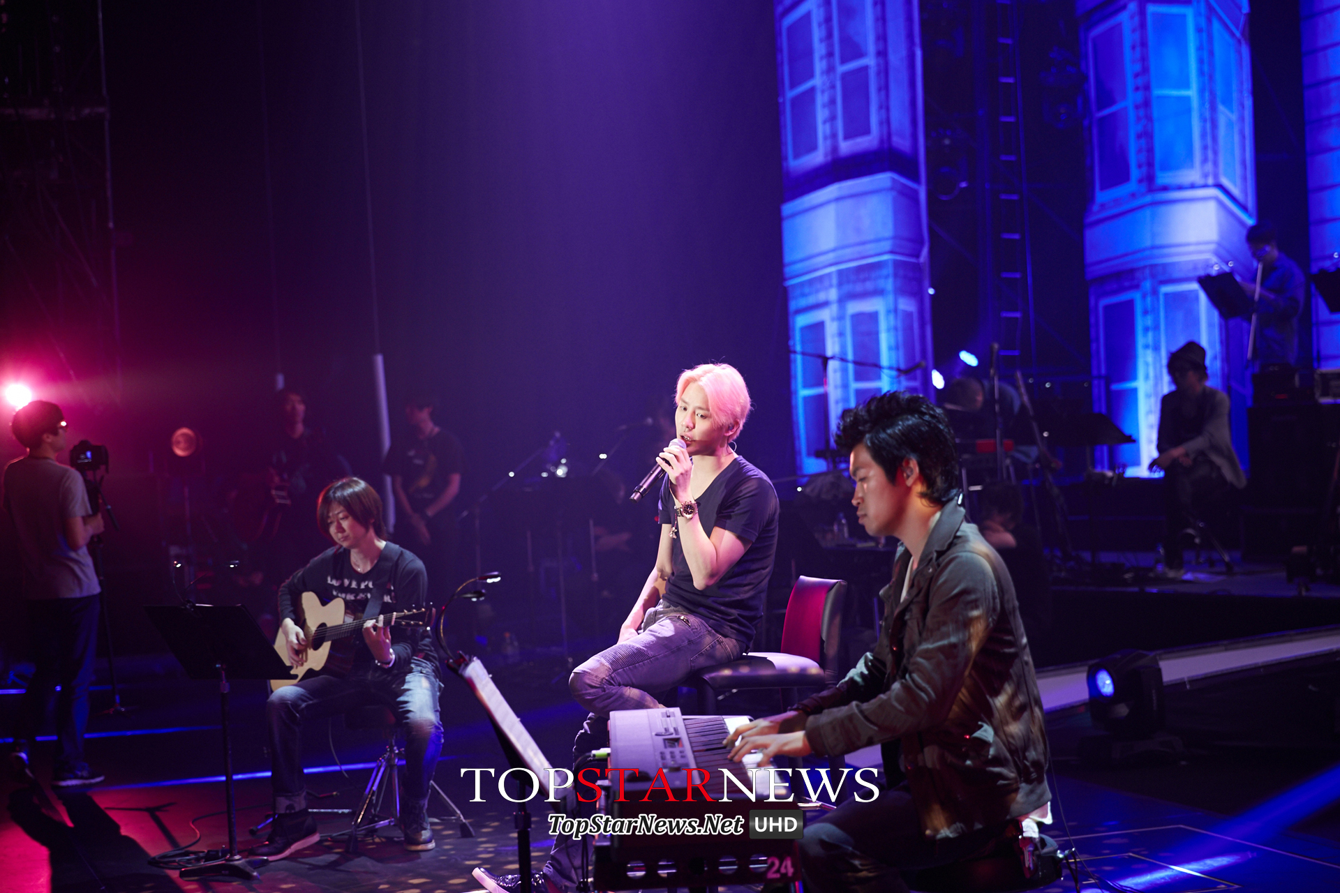 [UHD] JYJ 김준수, 일본 공연 리허설 사진 깜짝 공개 - 김명수 기자 - 톱스타뉴스