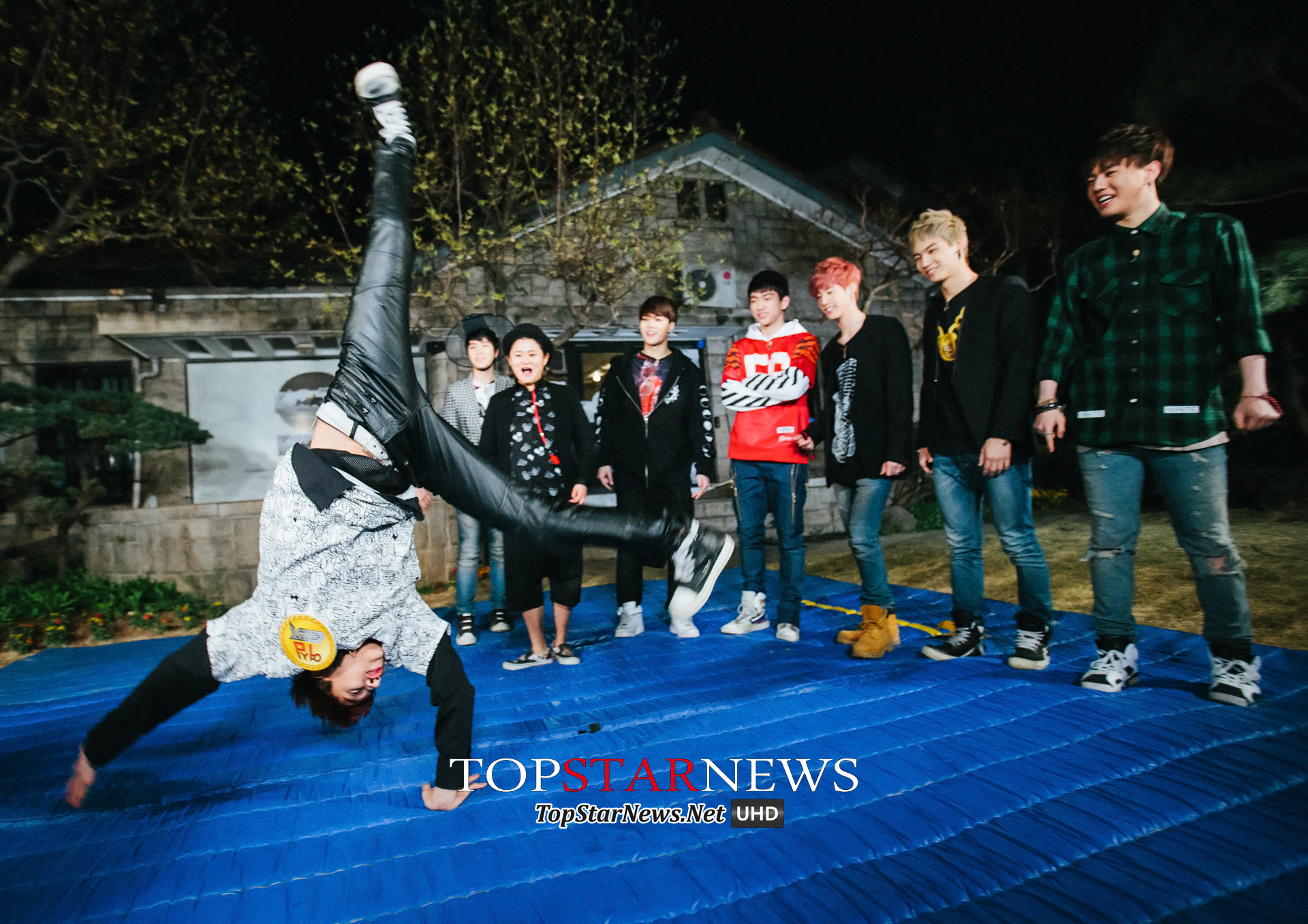 [UHD] 미쓰에이 수지와 갓세븐(GOT7)의 1:7 미팅 - 김명수 기자 - 톱스타뉴스