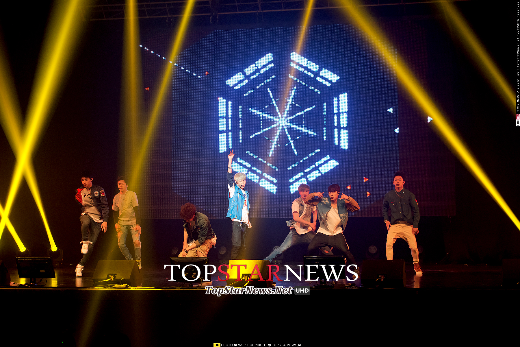 [UHD포토] 갓세븐(GOT7), ‘화려한 조명과 함께’ (쇼케이스) - 최규석 기자 - 톱스타뉴스