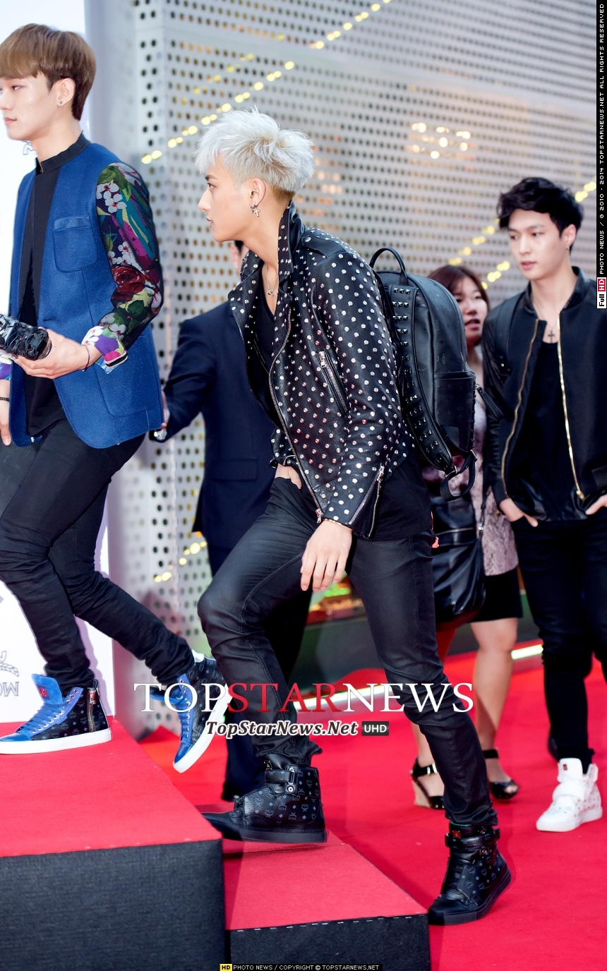 [HD포토] 엑소(EXO) 타오, ‘락커 느낌 물씬 풍기는 패션으로’ (MCM) - 최규석 기자 - 톱스타뉴스