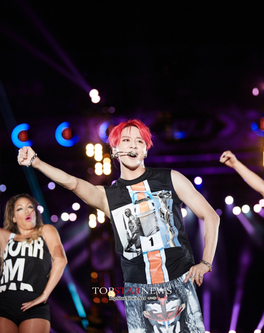 JYJ 김준수, 차원이 다른 공연…2014 아시아투어 시작 - 김명수 기자 - 톱스타뉴스