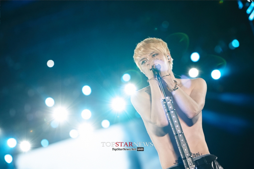 JYJ 김재중, 록 감성 짙은 보이스…2014 아시아투어 시작 - 김명수 기자 - 톱스타뉴스