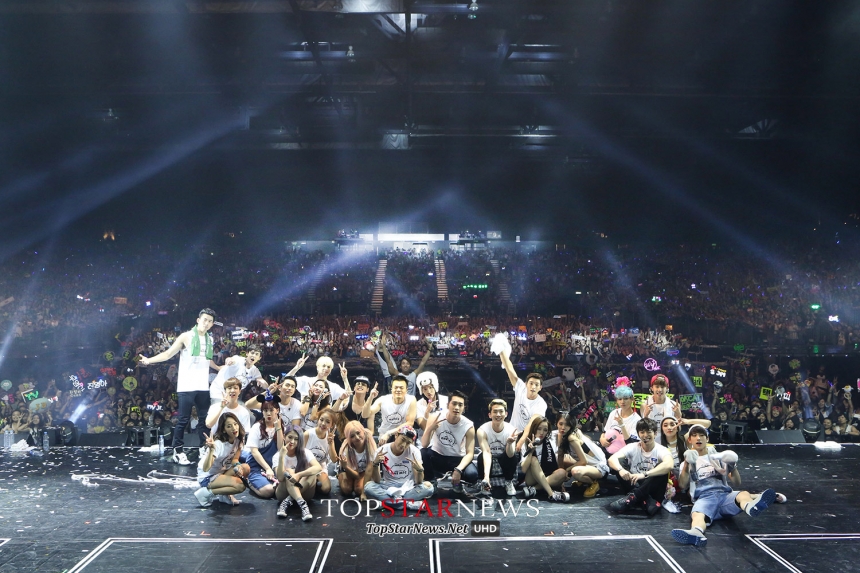 [HD] ‘2014 JYP NATION-ONE MIC’ 홍콩 공연 성황리 개최 ‘JYP 총출동’ - 장영권 기자 - 톱스타뉴스