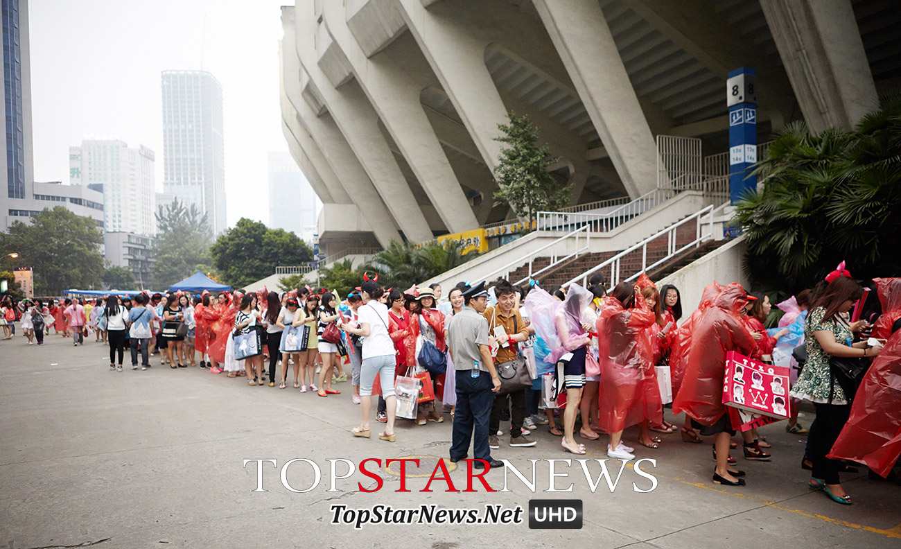 [HD] JYJ, ‘9천 팬들 함성’ 中 성도 공연 소감 “함께 소통한 시간 뜻 깊어” - 장영권 기자 - 톱스타뉴스