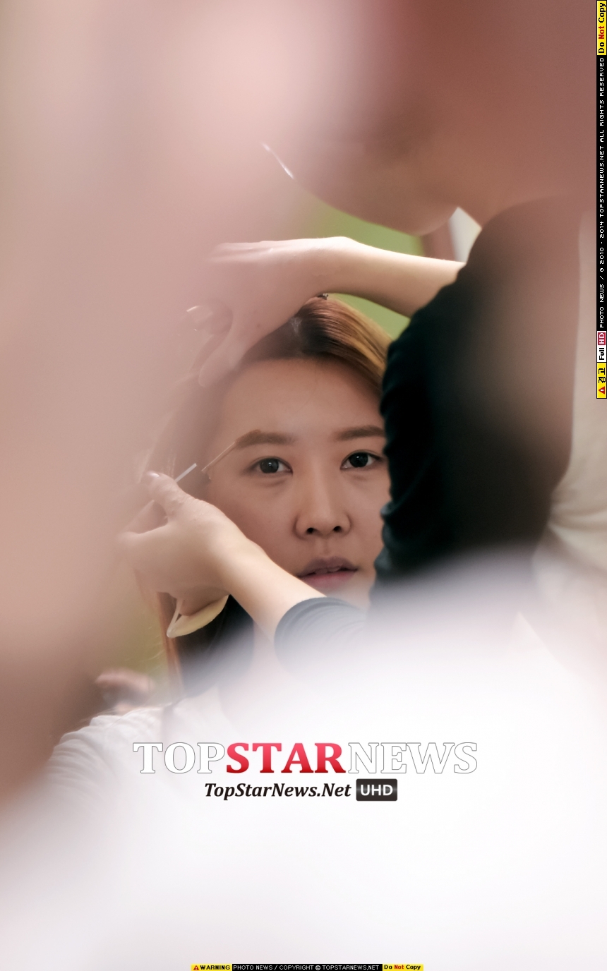 [스타24시] 한가을(Han Ga-Eul), ‘여자의 변신은 무죄’ - 김현우 기자 - 톱스타뉴스