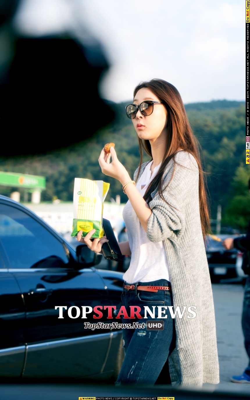 [스타24시] 한가을(Han Ga-Eul), ‘아련한 호두과자’ - 김현우 기자 - 톱스타뉴스