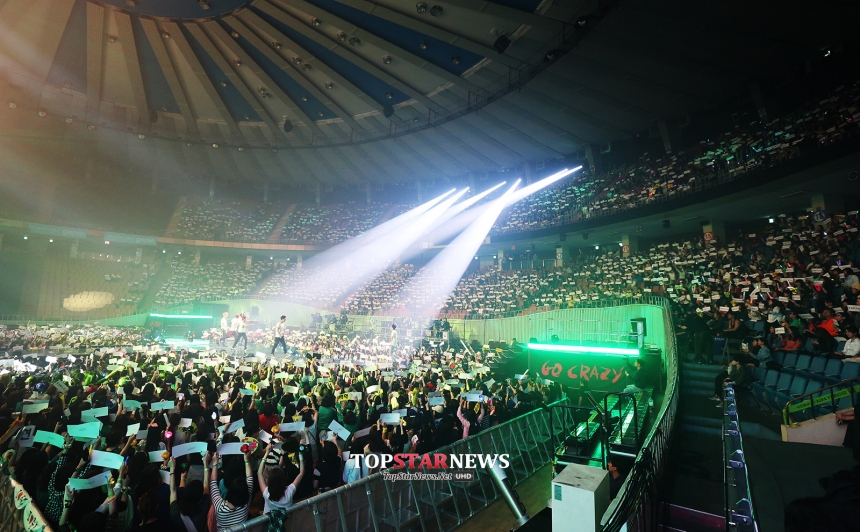 2PM, 7000여 팬과 함께한 서울 콘서트 성료 - 김명수 기자 - 톱스타뉴스