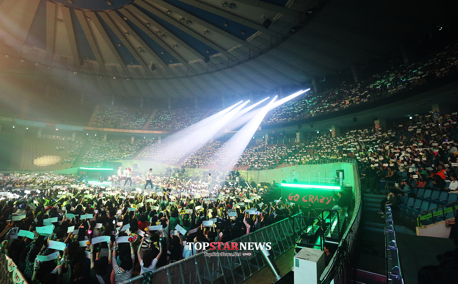 2PM, 7000여 팬과 함께한 서울 콘서트 성료 - 김명수 기자 - 톱스타뉴스