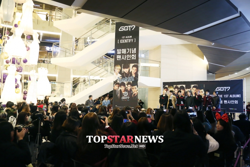 [UHD]갓세븐(GOT7), 정규 1집 발매 기념 팬미팅 현장 공개… “사랑해 주셔서 감사합니다” - 조혜진 기자 - 톱스타뉴스