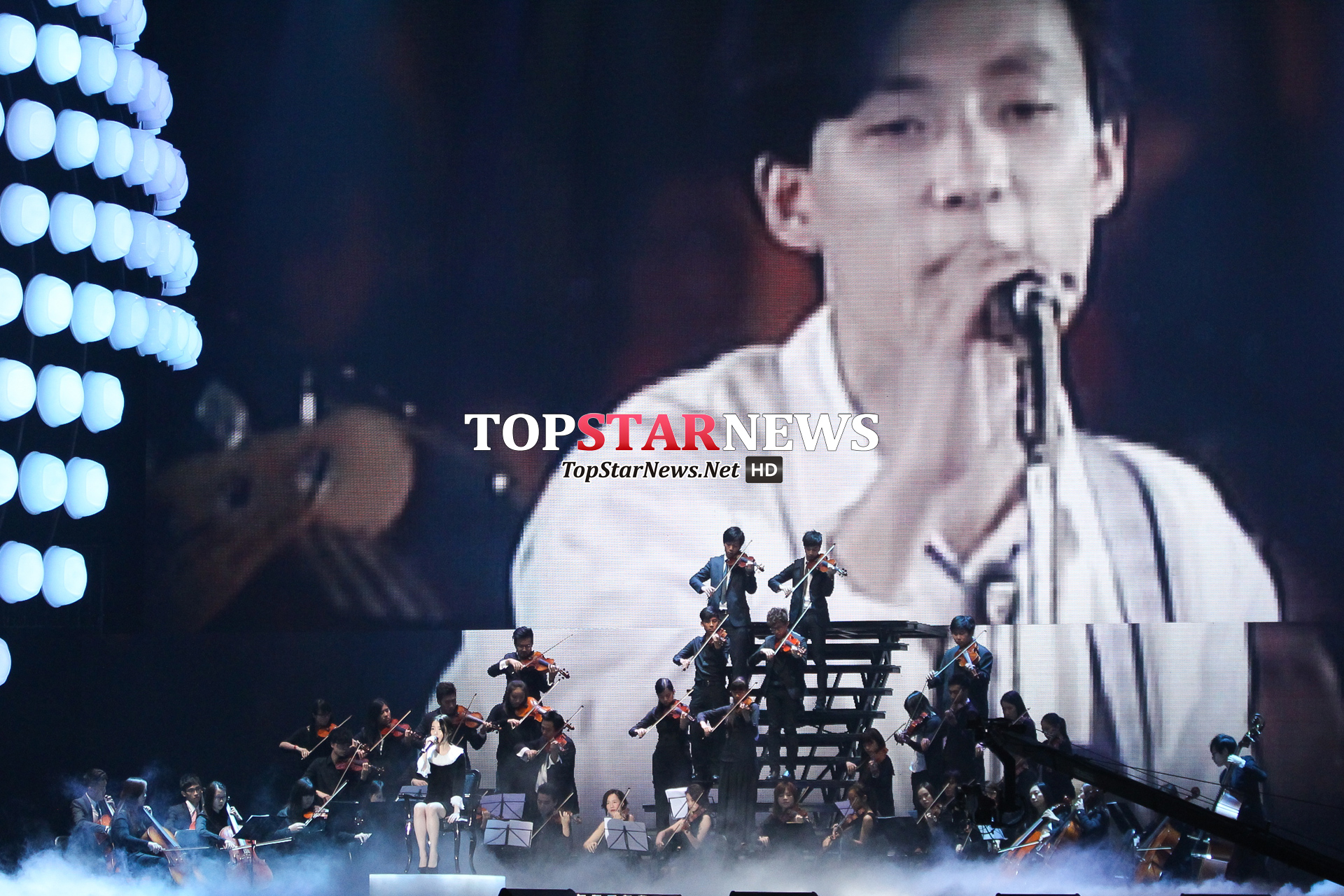 [UHD] ‘2014 MAMA’ 아이유, 블랙 미니드레스로 깜찍 매력 발산 ‘존재해줘서 고마워’ - 김희경 기자 - 톱스타뉴스