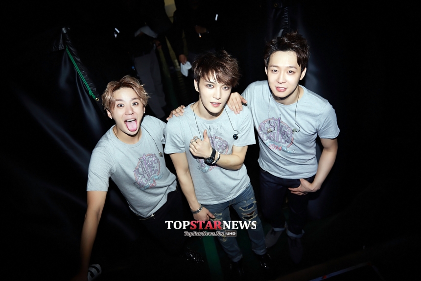 [HD] JYJ 오사카돔 공연에 7만 5천팬 열광 - 우 선 기자 - 톱스타뉴스