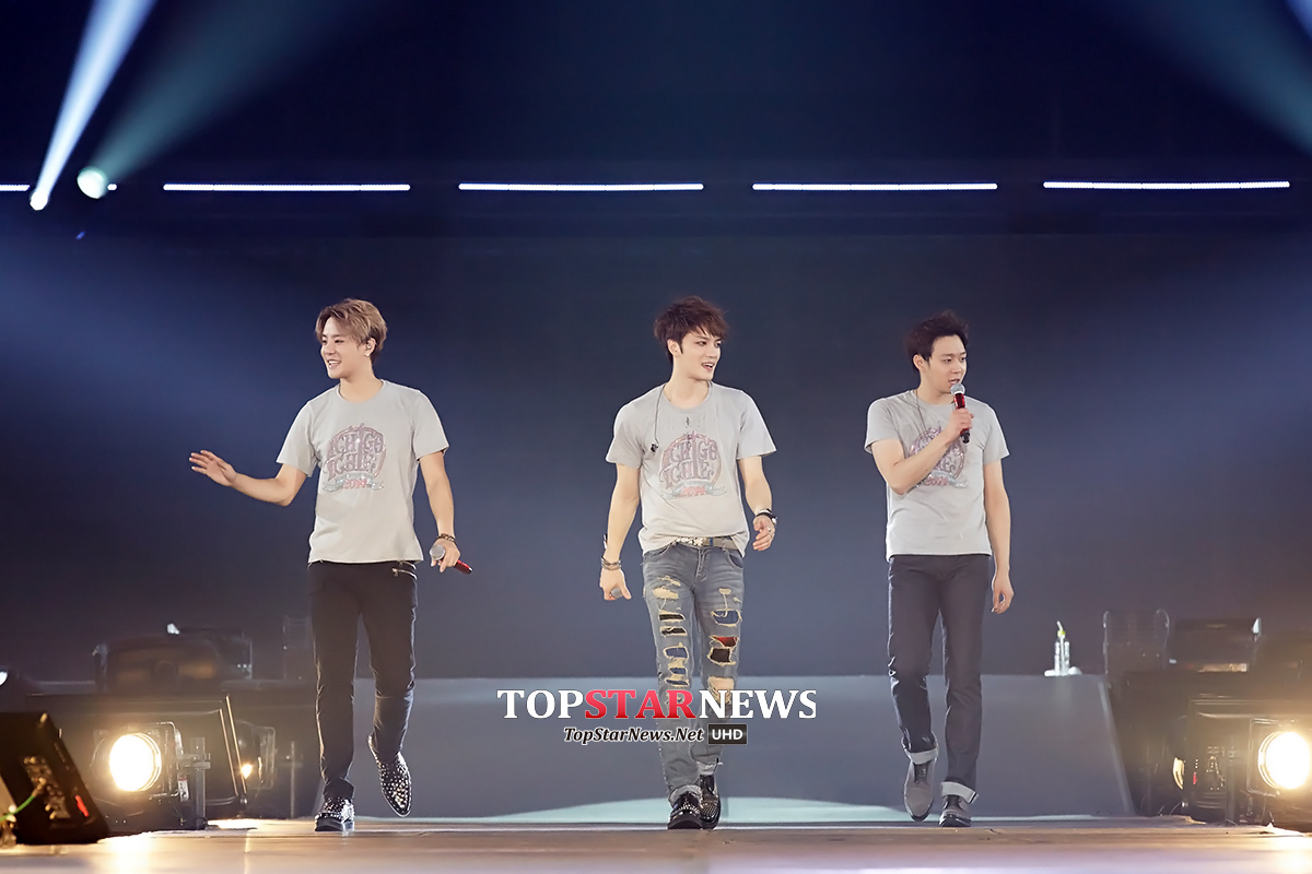 [HD] JYJ 오사카돔 공연에 7만 5천팬 열광 - 우 선 기자 - 톱스타뉴스