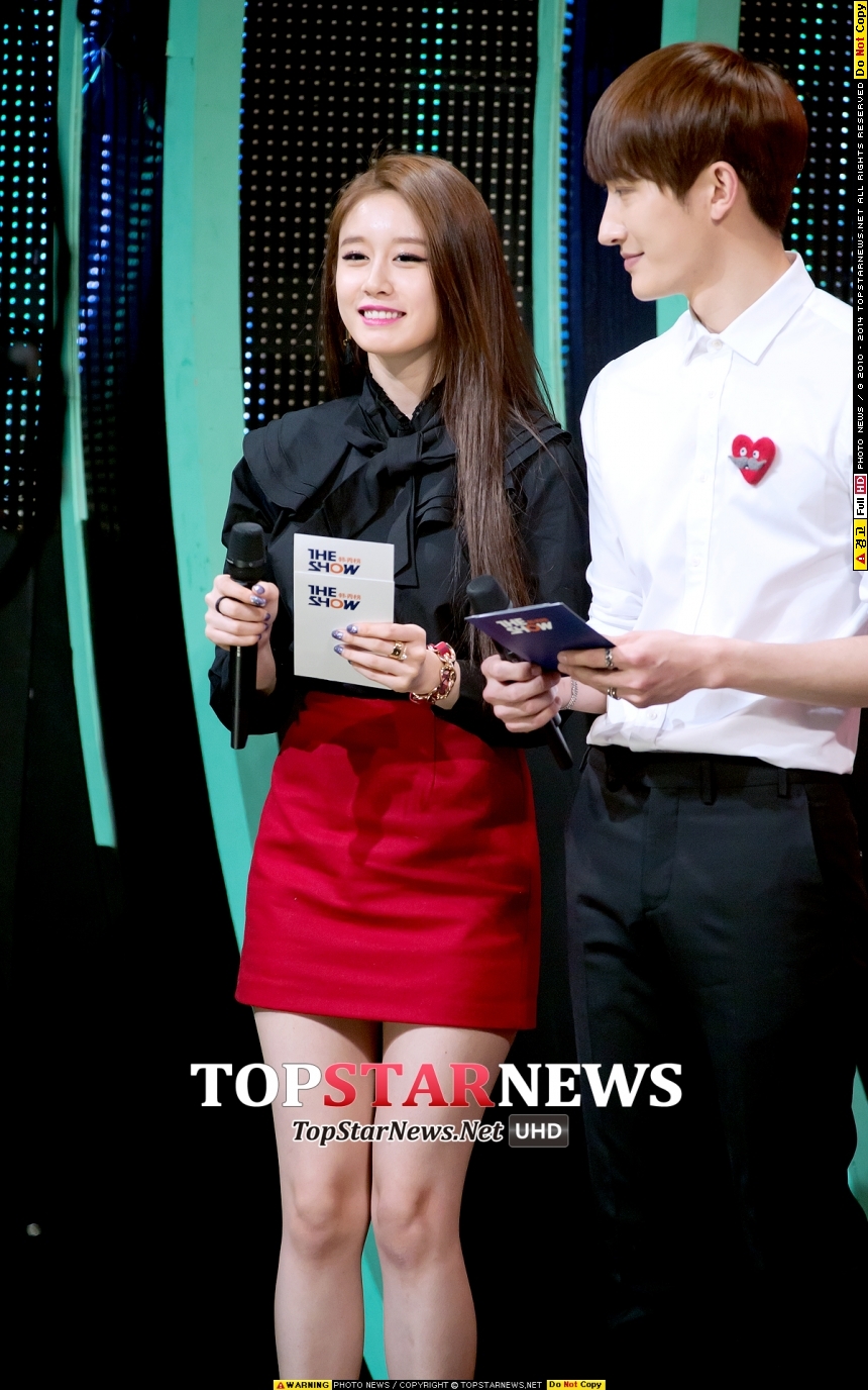 [HD포토] 티아라(T-ara) 지연, ‘깜찍한 애교에 조미도 아빠미소’ (더 쇼) - 최규석 기자 - 톱스타뉴스 - 엔터/가요