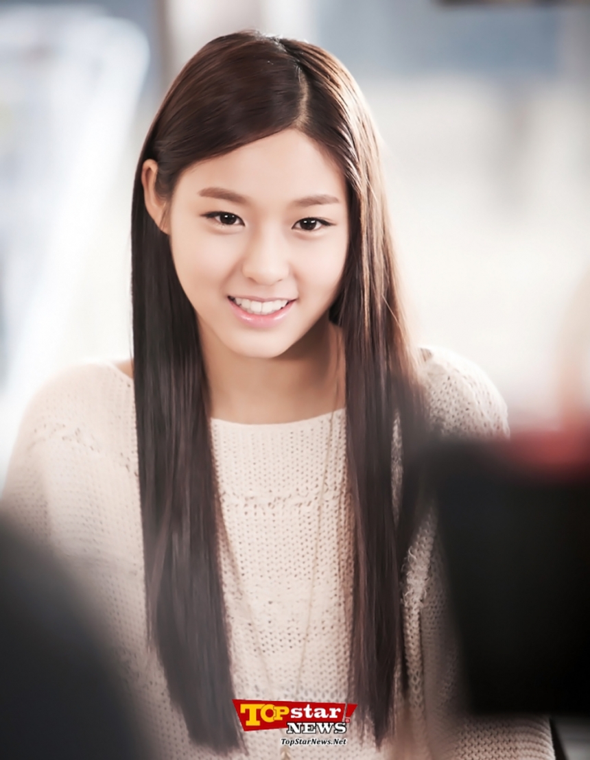 AOA 설현, 과거 FT아일랜드 이홍기와 ‘입맞춤’… ‘파트너 복 터져’ - 조혜진 기자 - 톱스타뉴스