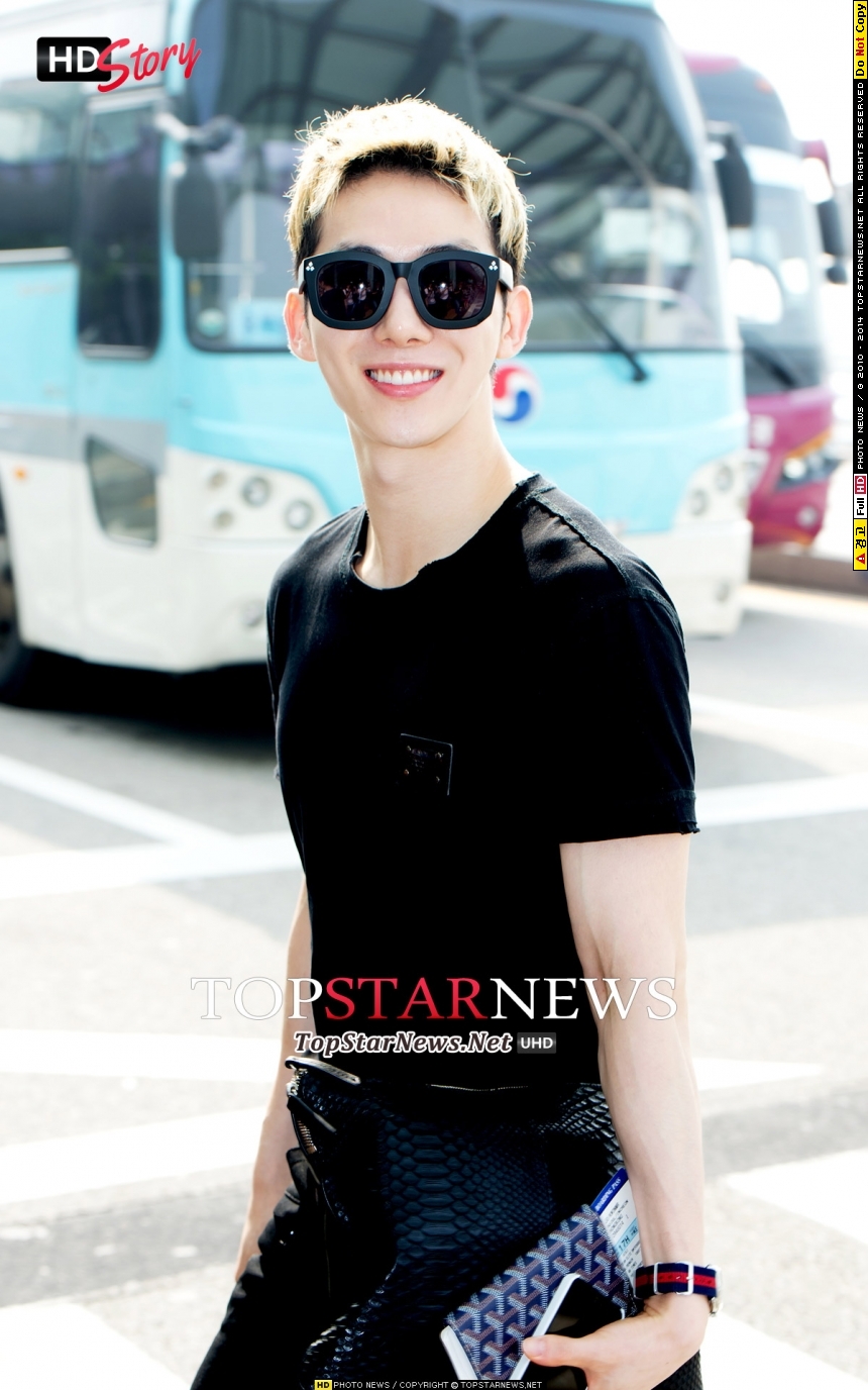 [HD스토리] ‘무대 밖 그들의 카리스마’ 남아이돌 18人 공항 패션은? - 유희정 기자 - 톱스타뉴스