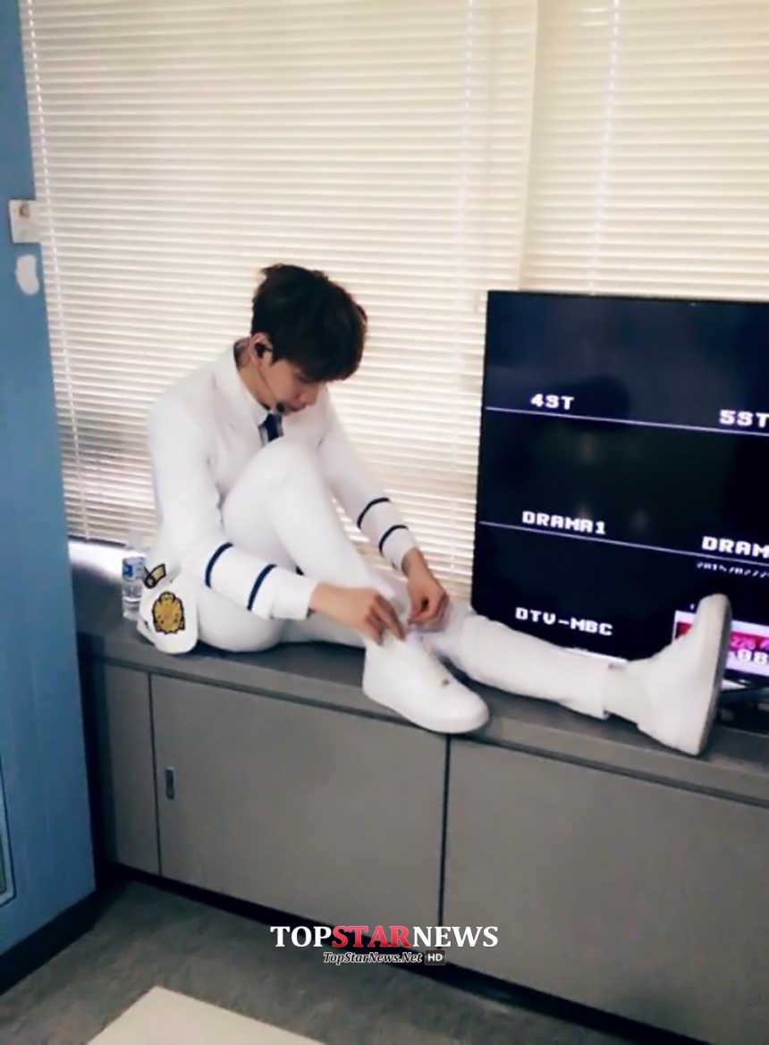 빅스(VIXX) 홍빈, 남다른 ‘막내 사랑’ 공개… “우리 혁이 다 컸네” - 조혜진 기자 - 톱스타뉴스