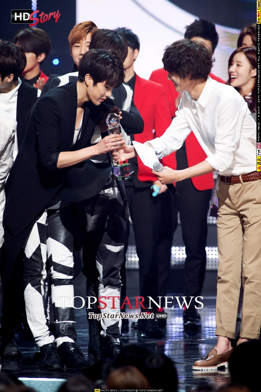 [HD Story] Idol response while winning music show, SNSD TaeTiSeo – EXID – AOA – Boyfriend ...