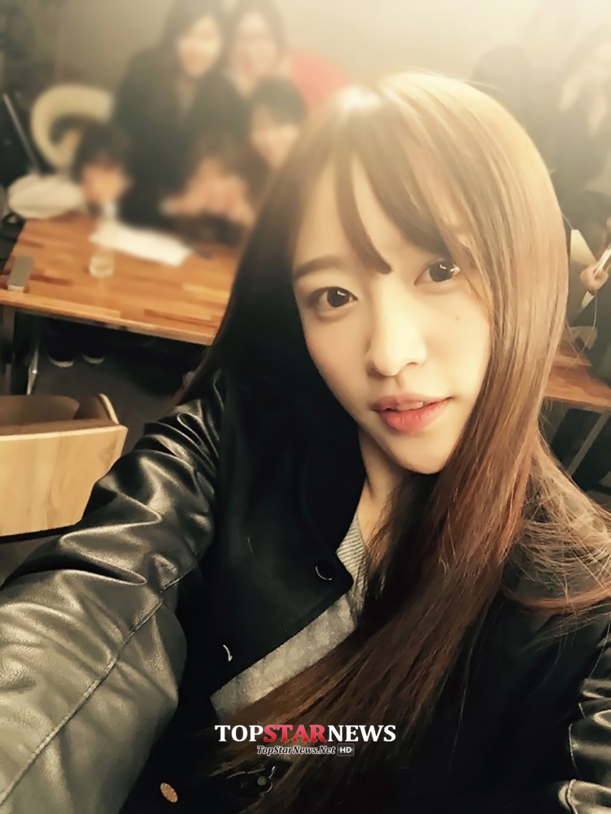 이엑스아이디(EXID) 하니, ‘MC 발탁’ 기념 셀카… ‘패션 무식자’의 발전 - 조혜진 기자 - 톱스타뉴스