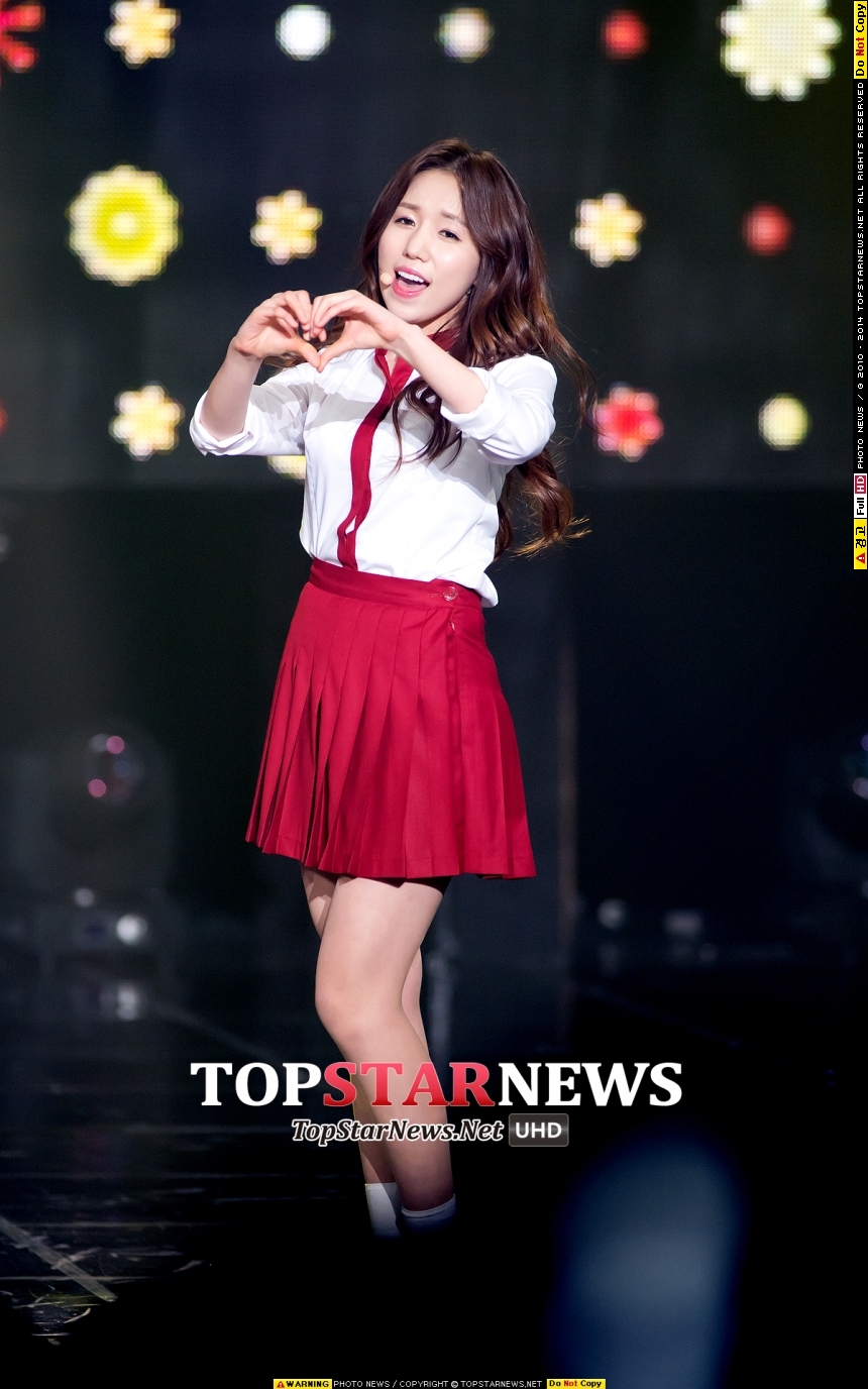 [HD포토] 러블리즈(Lovelyz) JIN, ‘팬들에게 보내는 사랑의 하트’…‘러블리해~’ (더 쇼) - 최규석 기자 - 톱스타뉴스