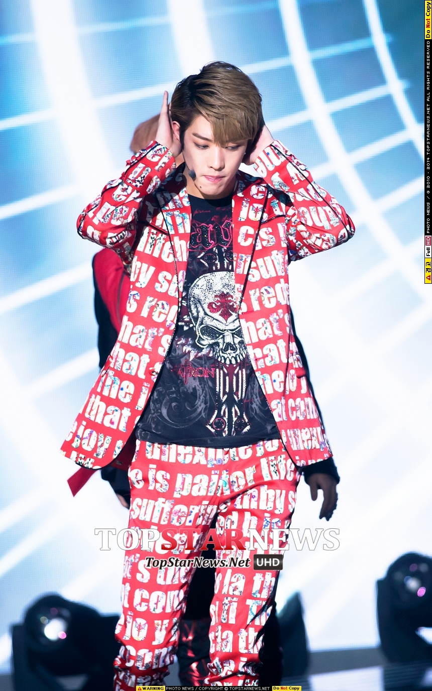 [HD포토] 크로스진(Cross Gene) 타쿠야,머리를 쓸어올리는 너의 모습…‘시선집중’ (더 쇼) - 김혜진 기자 - 톱스타뉴스