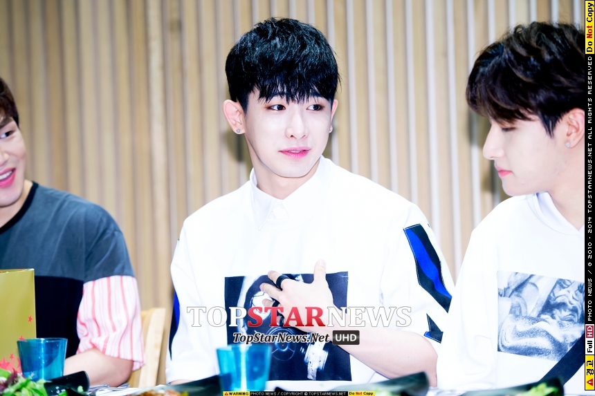 [UHD포토] 몬스타엑스(MONSTA X) 원호, 그윽한 눈빛…‘가슴 아파’ (한위싱동타이) - 김혜진 기자 - 톱스타뉴스