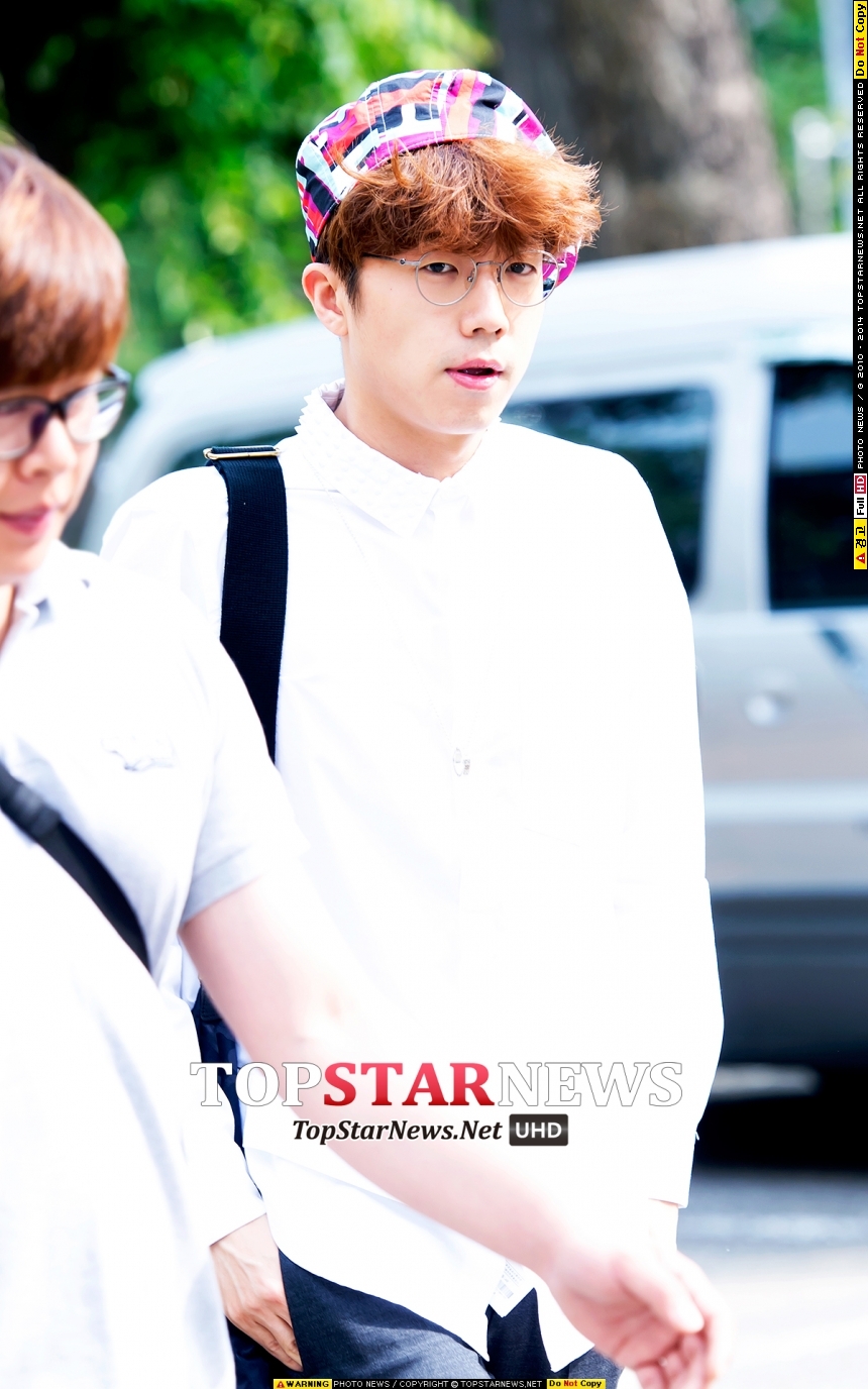 [HD포토] 투피엠(2PM) 우영, 카리스마 넘치는 표정…‘심쿵’ (뮤직뱅크 출근길) - 김혜진 기자 - 톱스타뉴스