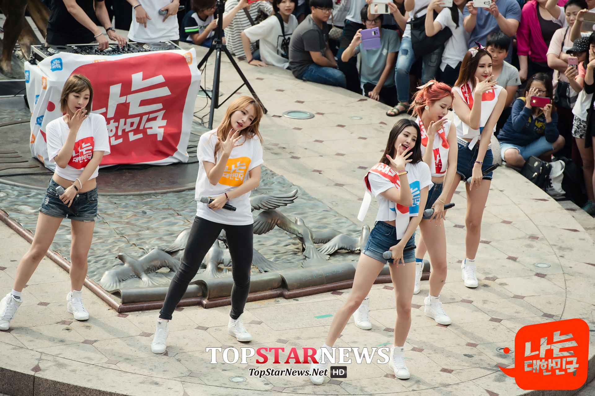 [UHD] ‘나는 대한민국’ 이엑스아이디(EXID), 복고 패션으로 ‘부산 점령’…‘순정女 변신’ - 조혜진 기자 - 톱스타뉴스