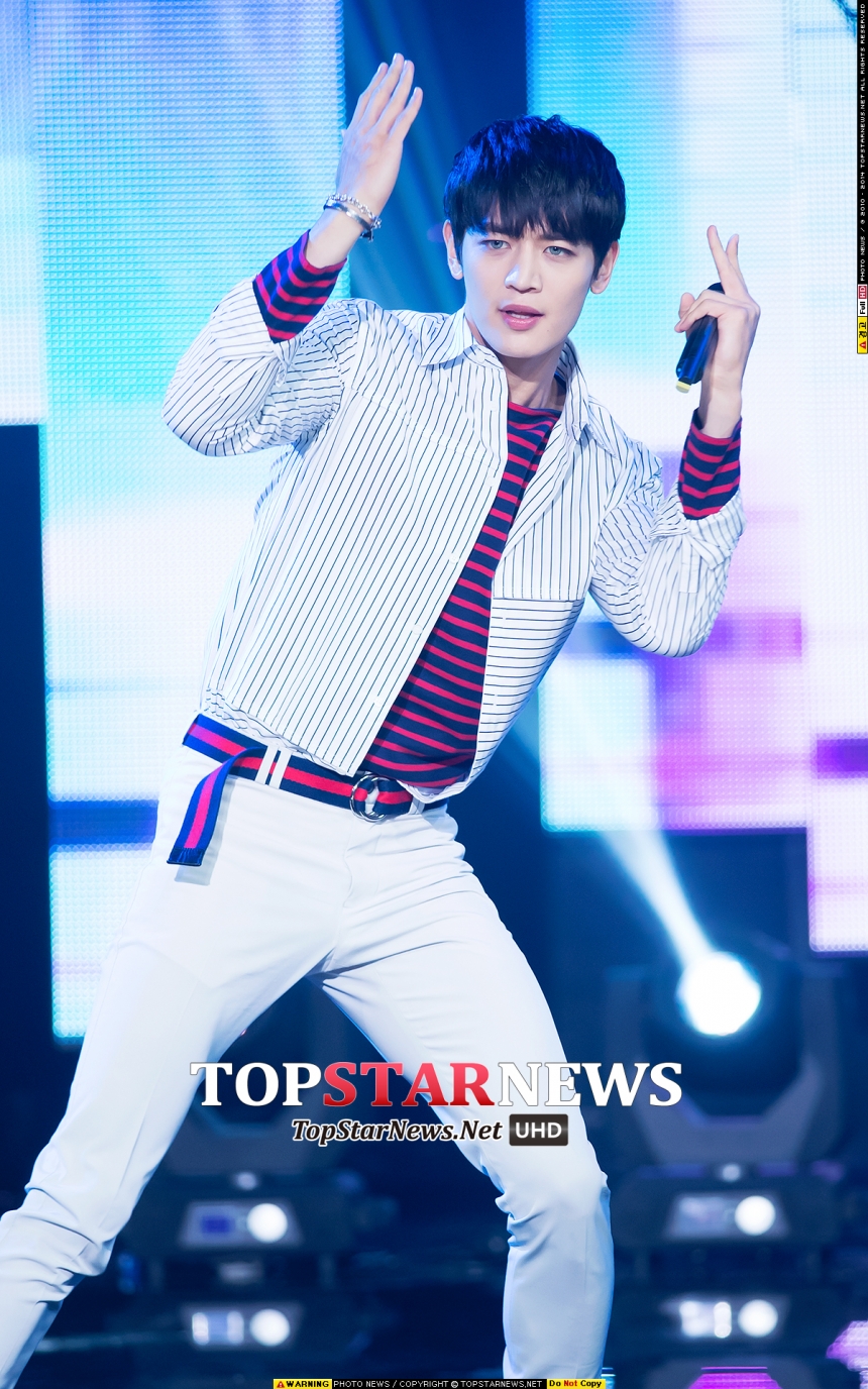 샤이니(SHINee) ‘View’, 소리바다 5주 연속 1위…걸그룹 대전 속 독주 - 김명수 기자 - 톱스타뉴스