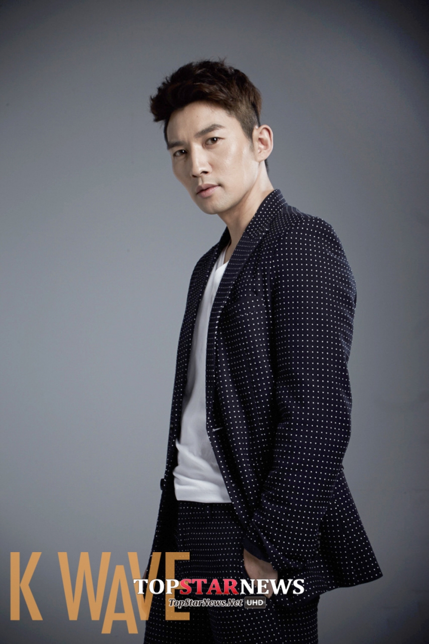 주아성, 젠틀 캐주얼룩으로 여심 사냥 화보…‘눈길’ - 김단희 기자 - 톱스타뉴스