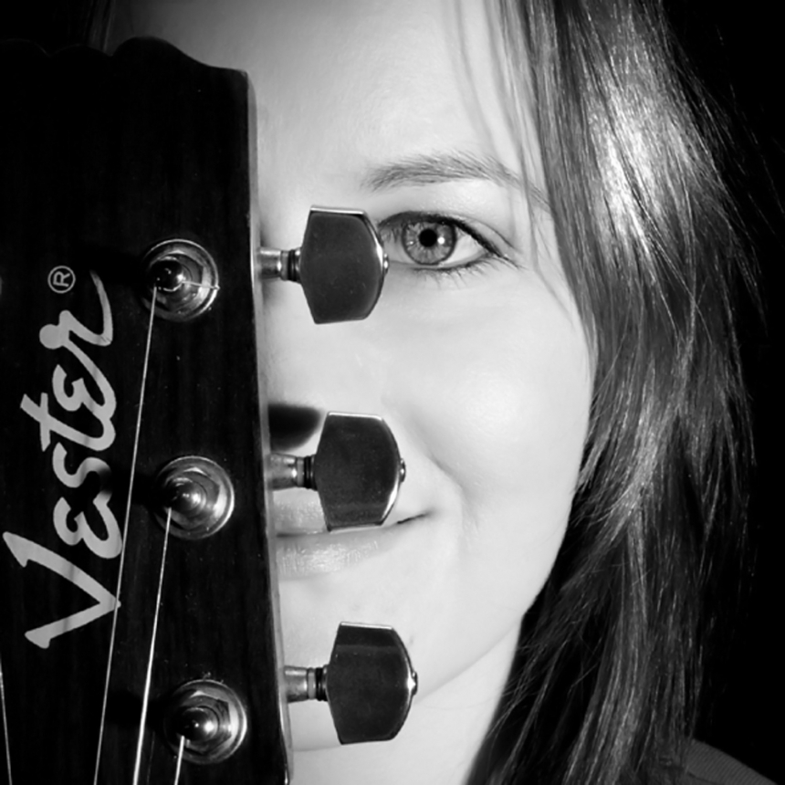 포크계의 요정, 사비 오(SABY O’)의 앨범 ‘WITH ARMS ENTWINED’국내 발매 - 김명수 기자 - 톱스타뉴스