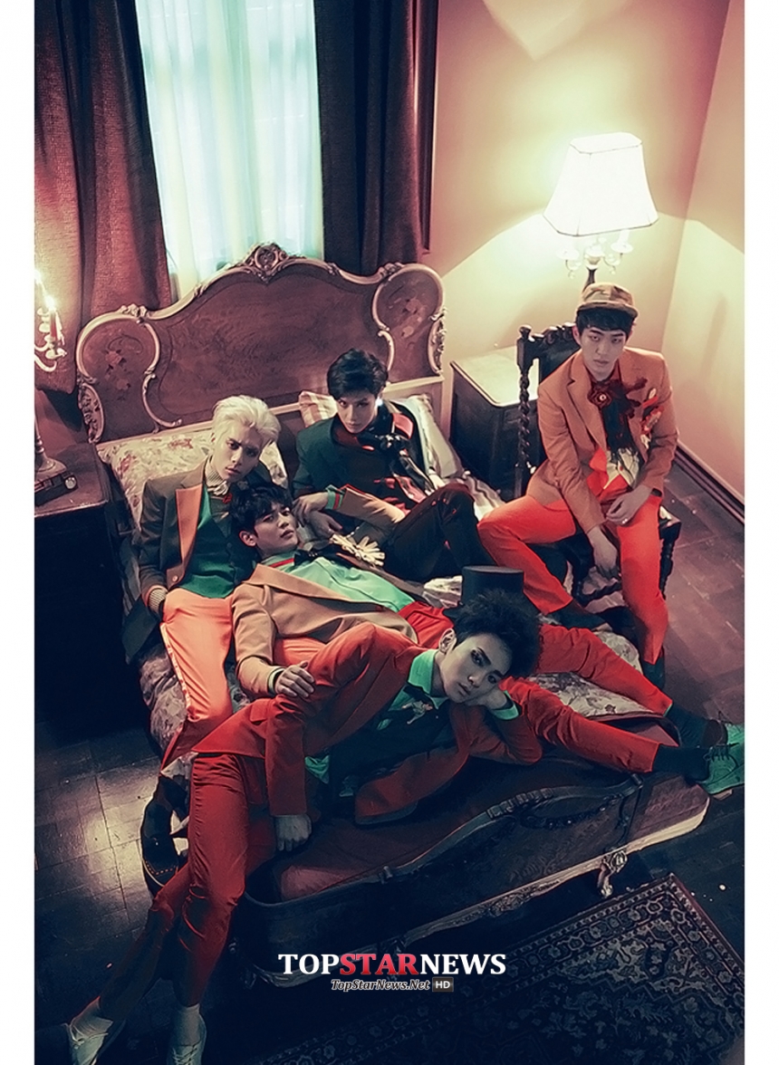 샤이니 Shinee 리패키지 앨범 ‘매리드 투 더 뮤직 음반차트 1위…‘역시 빛돌이 유혜지 기자 톱스타뉴스